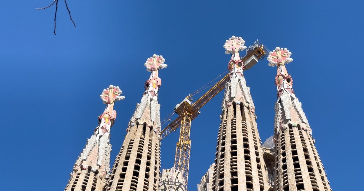 Sagrada Familia History, Timeline & Construction 2026